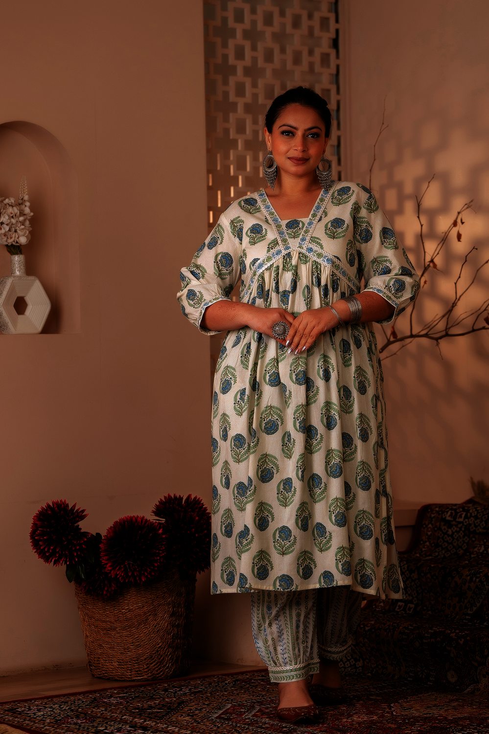 Shop Now Neela Phool Plus Size Alia Cut Dupatta Set - ADIRICHA