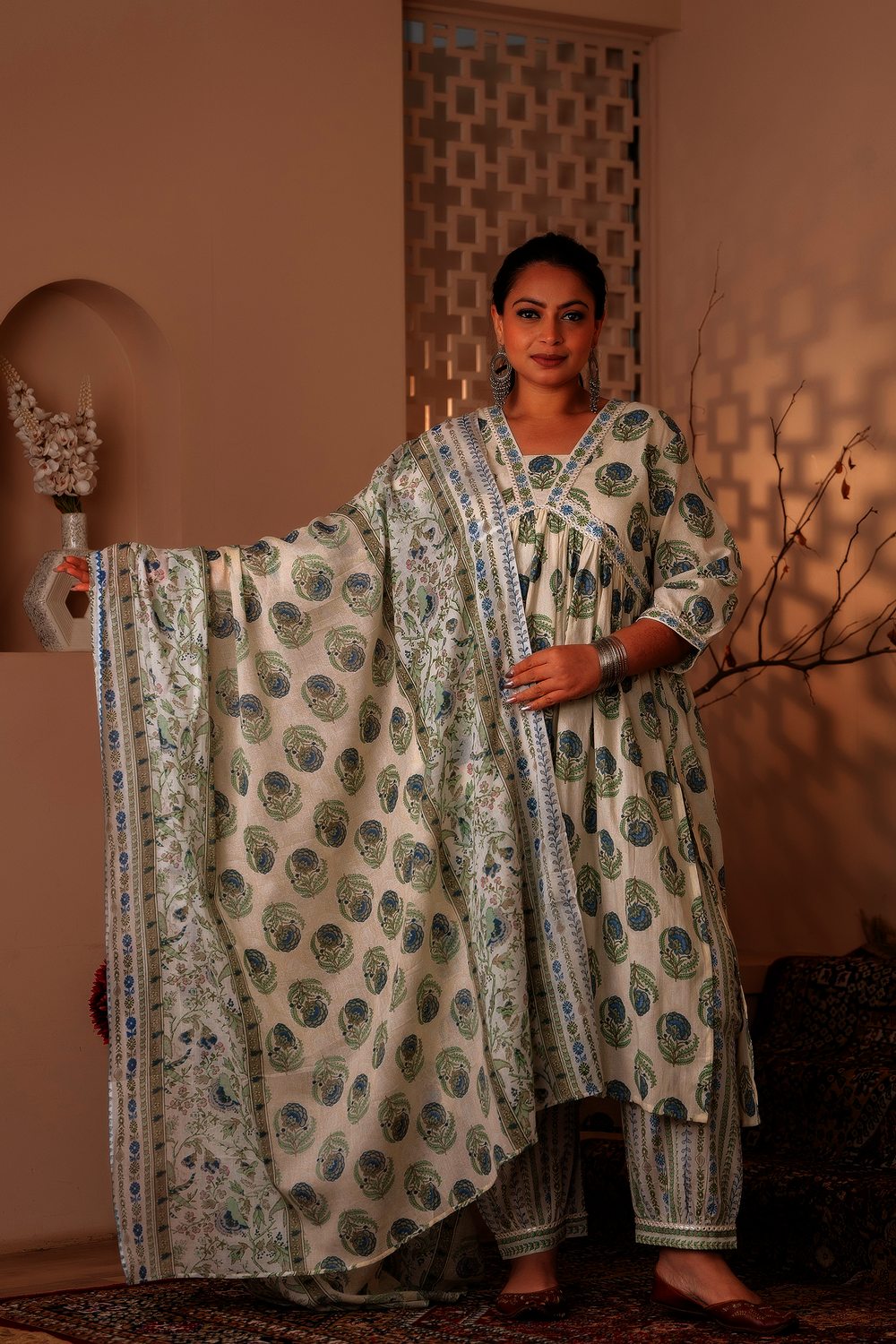 Shop Now Neela Phool Plus Size Alia Cut Dupatta Set - ADIRICHA