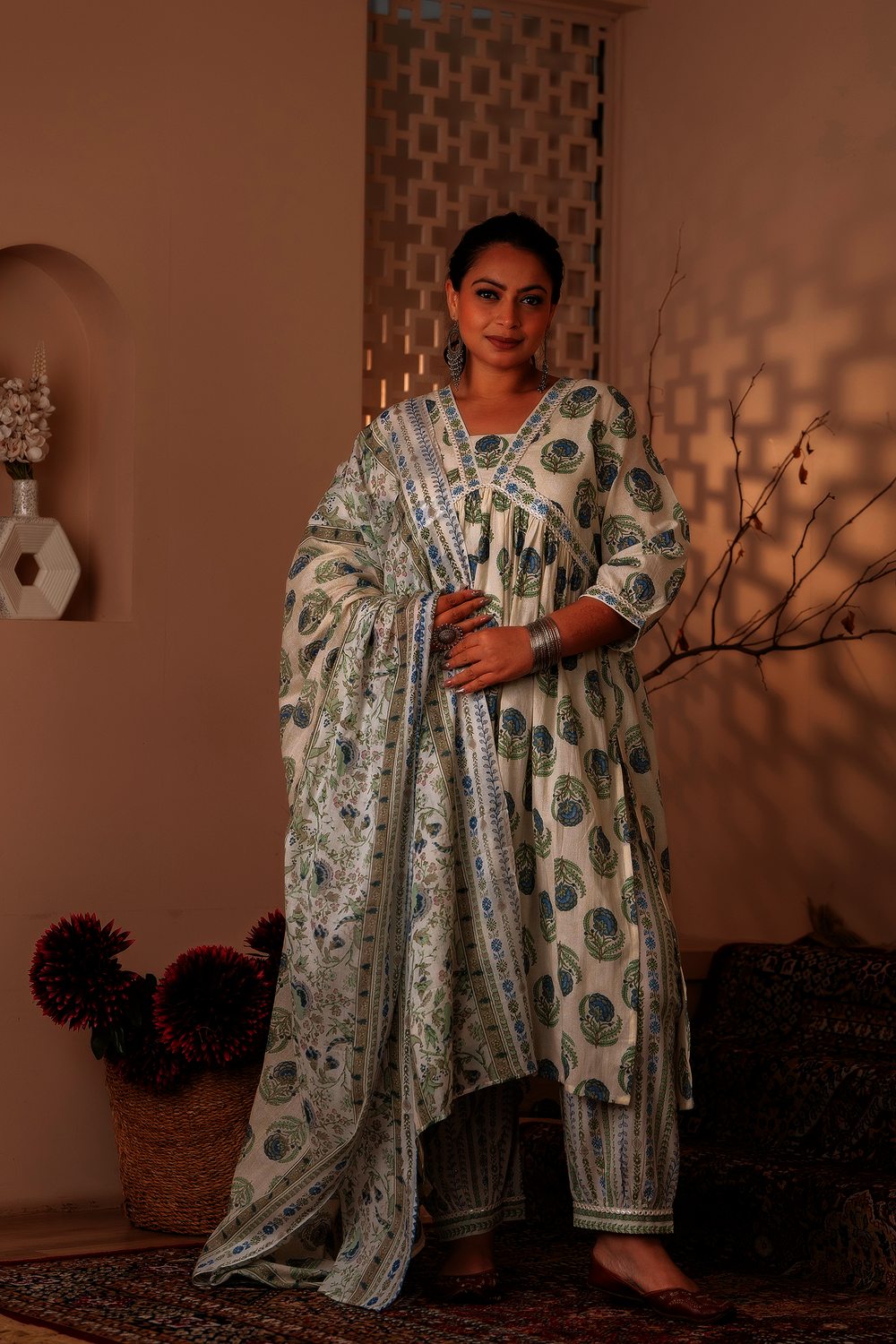 Shop Now Neela Phool Plus Size Alia Cut Dupatta Set - ADIRICHA