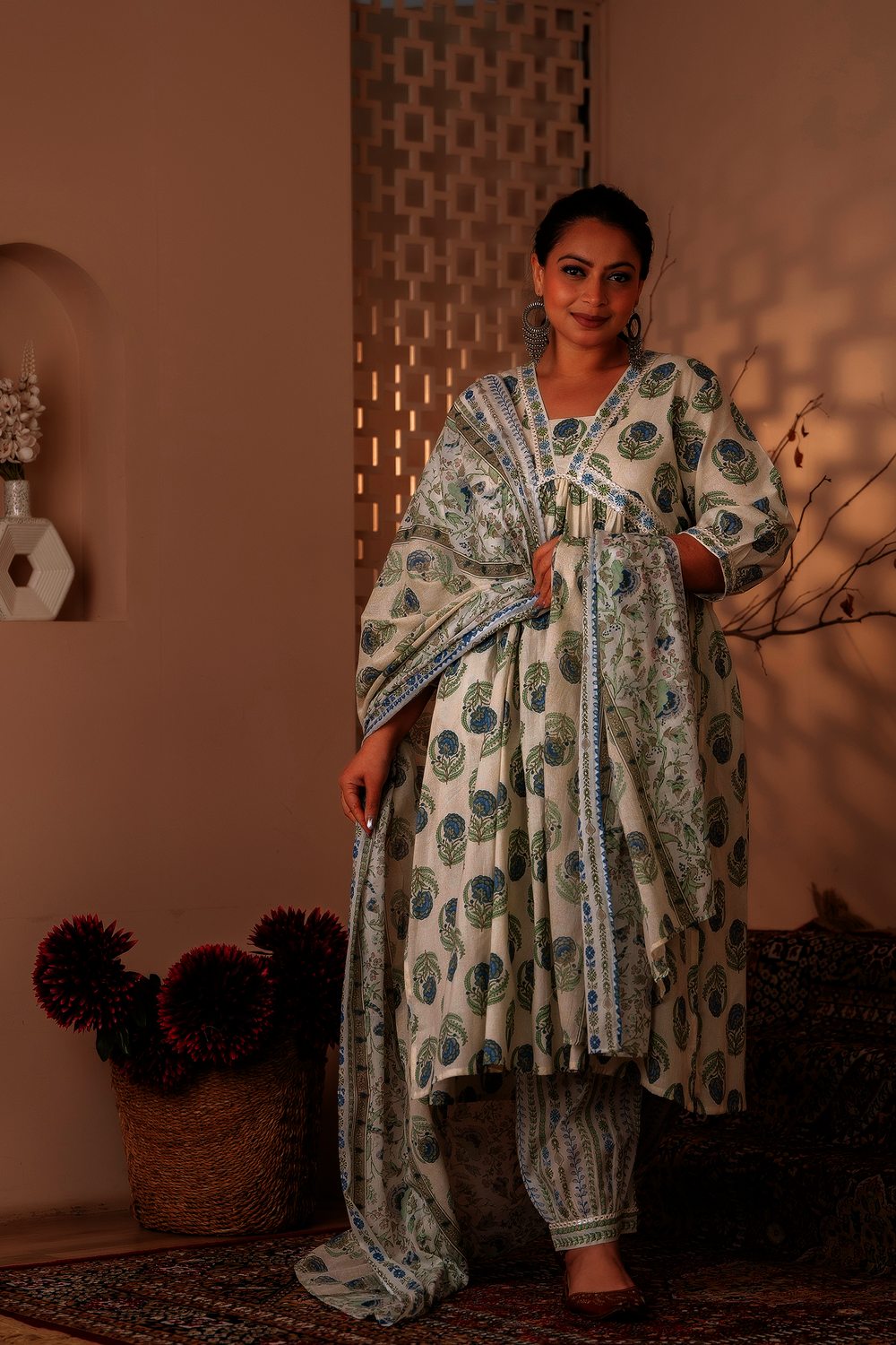 Shop Now Neela Phool Plus Size Alia Cut Dupatta Set - ADIRICHA