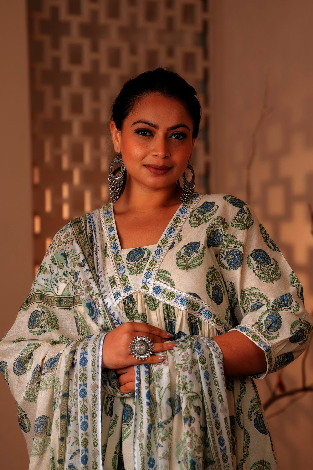 Shop Now Neela Phool Plus Size Alia Cut Dupatta Set - ADIRICHA